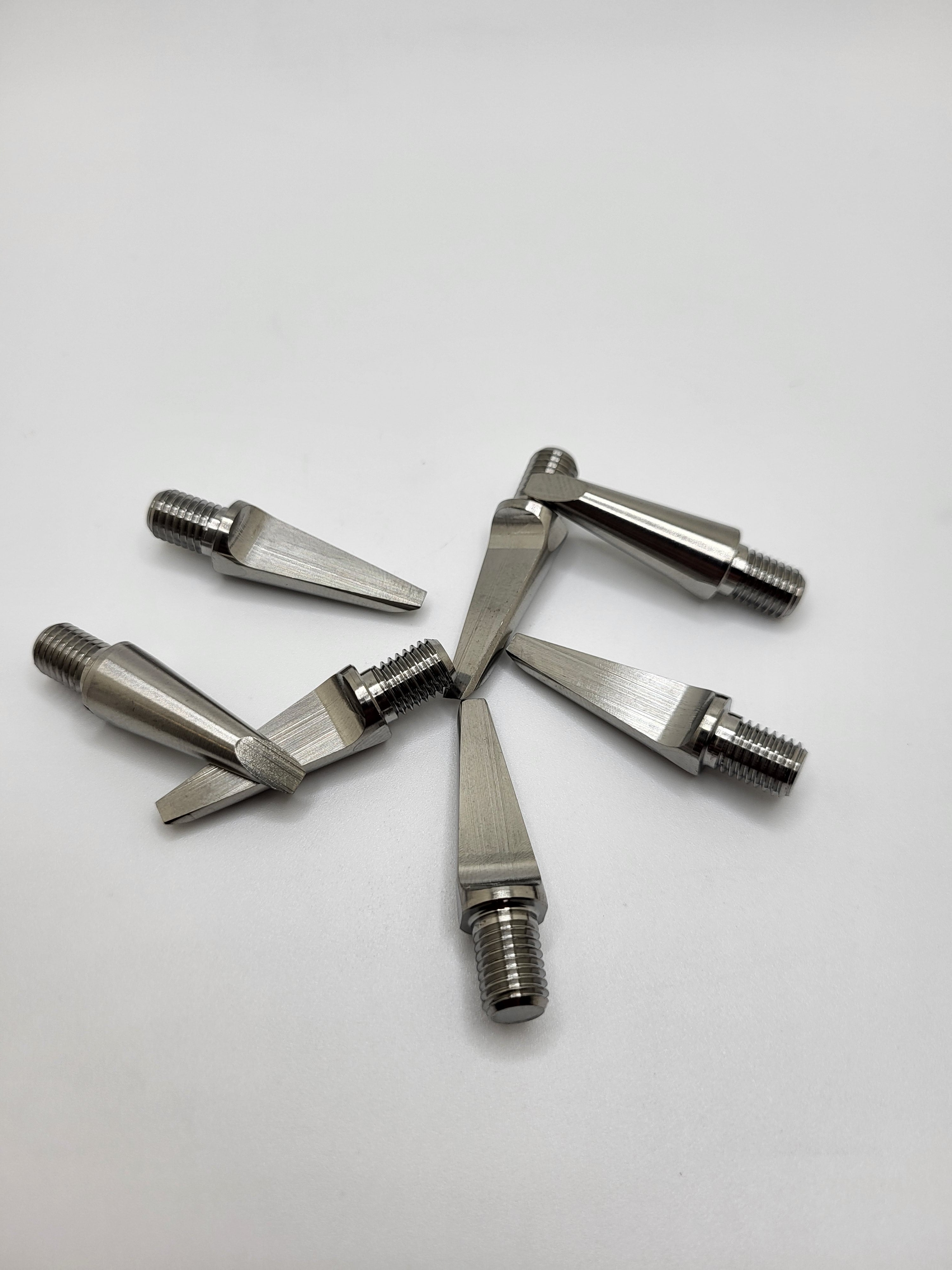 Titanium Narrow Grass Chisels – Hellevation